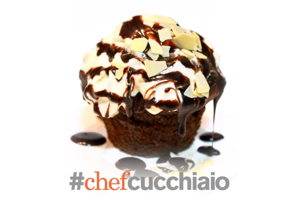 Muffin al cioccolato mou e salsa fondente - Cucchiaio d'Argento