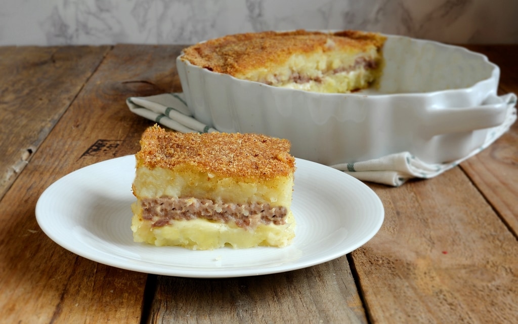 Ricetta Sformato di patate, groviera e salsiccia - Cucchiaio d'Argento