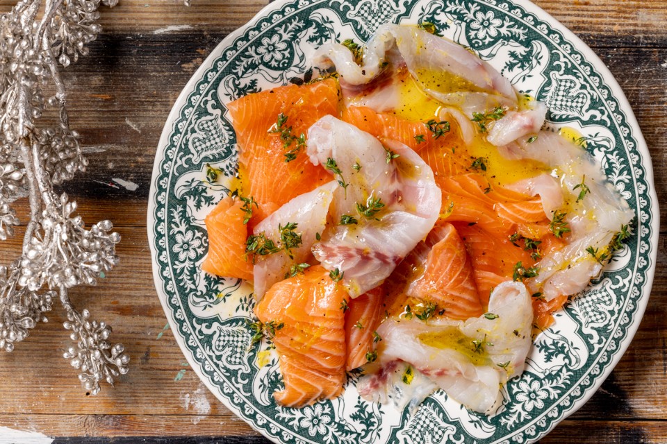 Ricetta Carpaccio di pesce spada alla salsa di capperi - Cucchiaio d ...