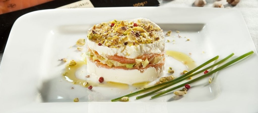Ricetta Tortino di formaggio cremoso, salmone affumicato, pistacchi e ...