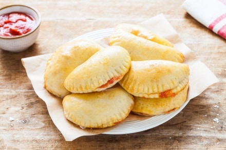 Ricetta Panzerotti al forno - Cucchiaio d'Argento