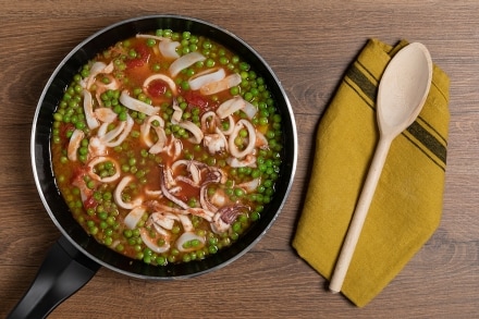 Ricetta Calamari con piselli - Cucchiaio d'Argento