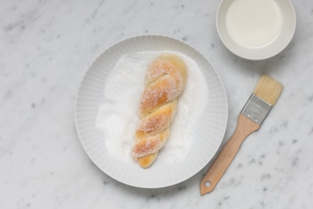 Ricetta Treccine dolci - Cucchiaio d'Argento