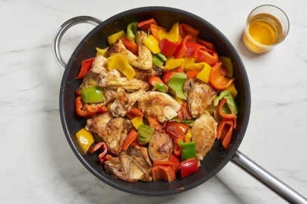 Ricetta Pollo e peperoni in padella - Cucchiaio d'Argento