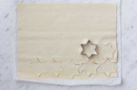 Ricetta Stelline di pasta sfoglia salate - Cucchiaio d'Argento