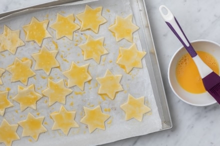 Ricetta Stelline di pasta sfoglia salate - Cucchiaio d'Argento