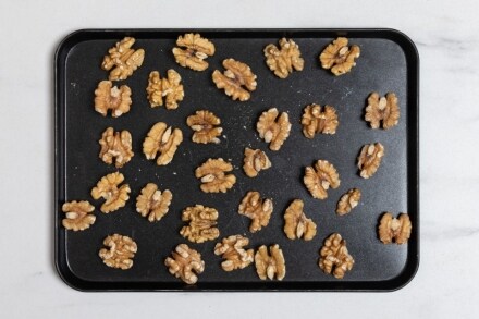 Ricetta Spuma al sedano rapa con sedano rapa a cubetti, noci tostate e ...