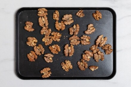 Ricetta Spuma al sedano rapa con sedano rapa a cubetti, noci tostate e ...