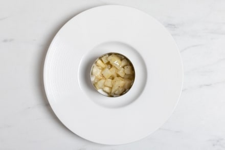 Ricetta Spuma al sedano rapa con sedano rapa a cubetti, noci tostate e ...