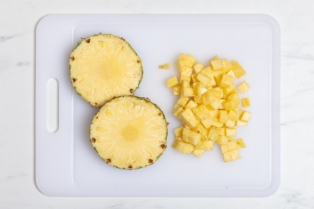 Ricetta Insalata di mela verde, ananas e valeriana - Cucchiaio d'Argento