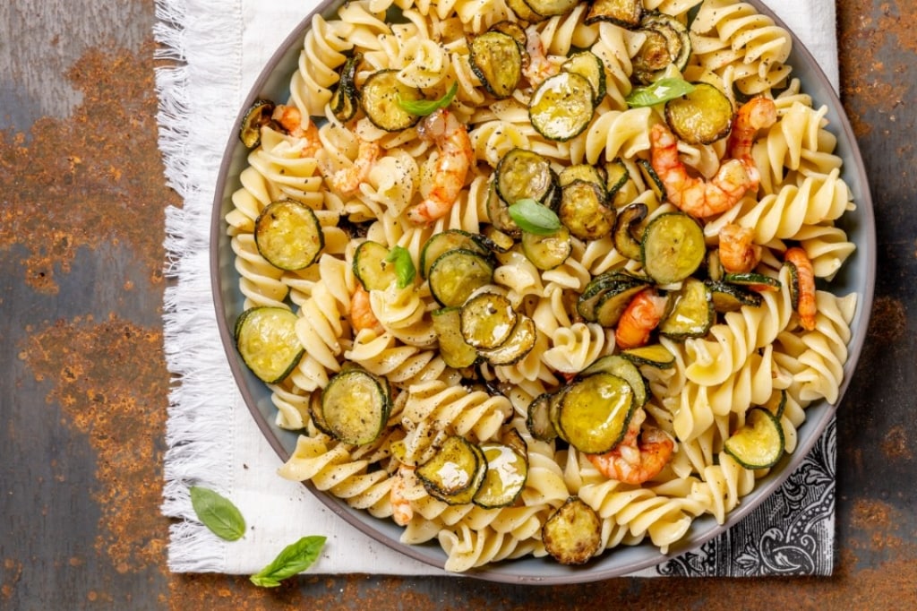 Ricetta Pasta fredda zucchine e gamberetti - Cucchiaio d'Argento