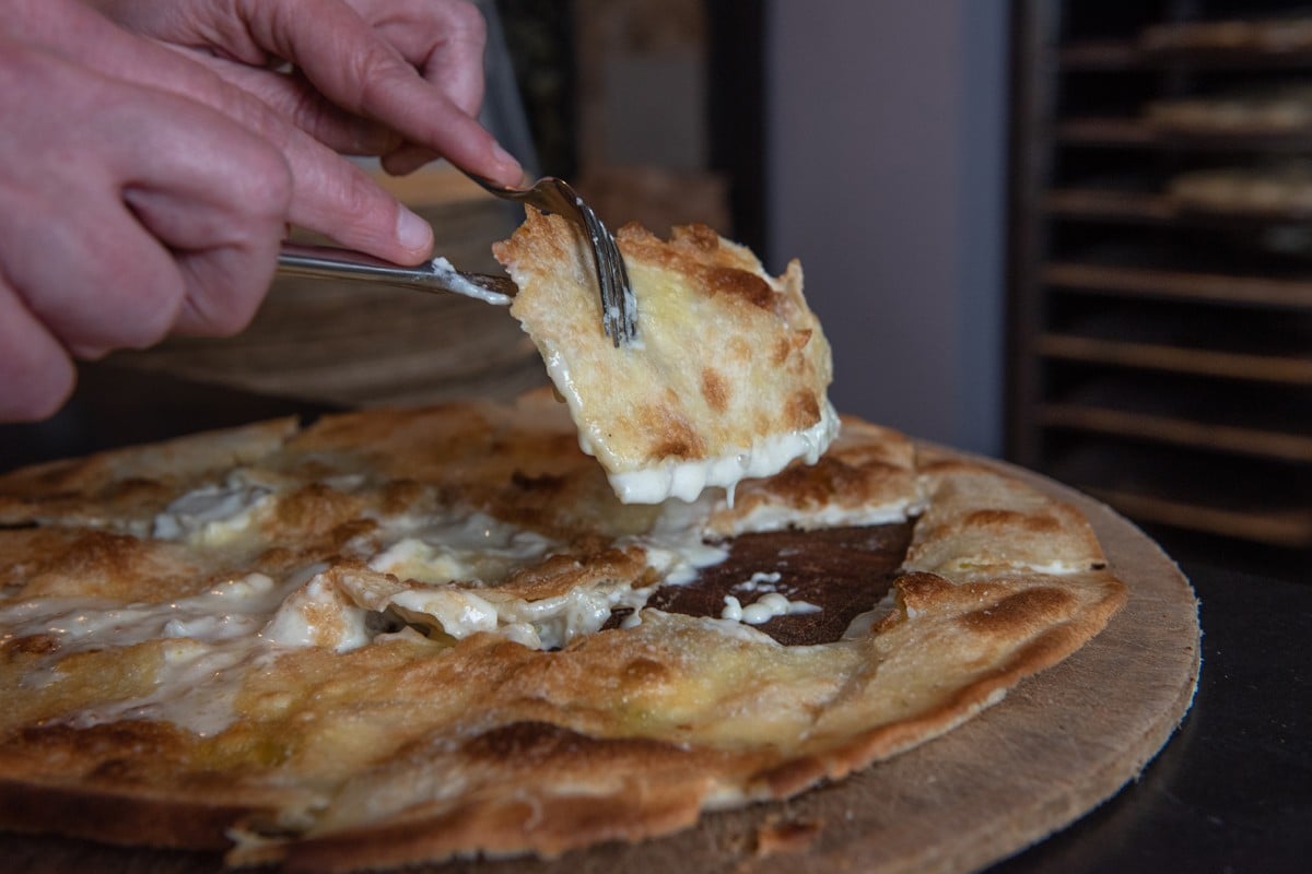 Manuelina e la focaccia col formaggio: una storia lunga 138 anni ...