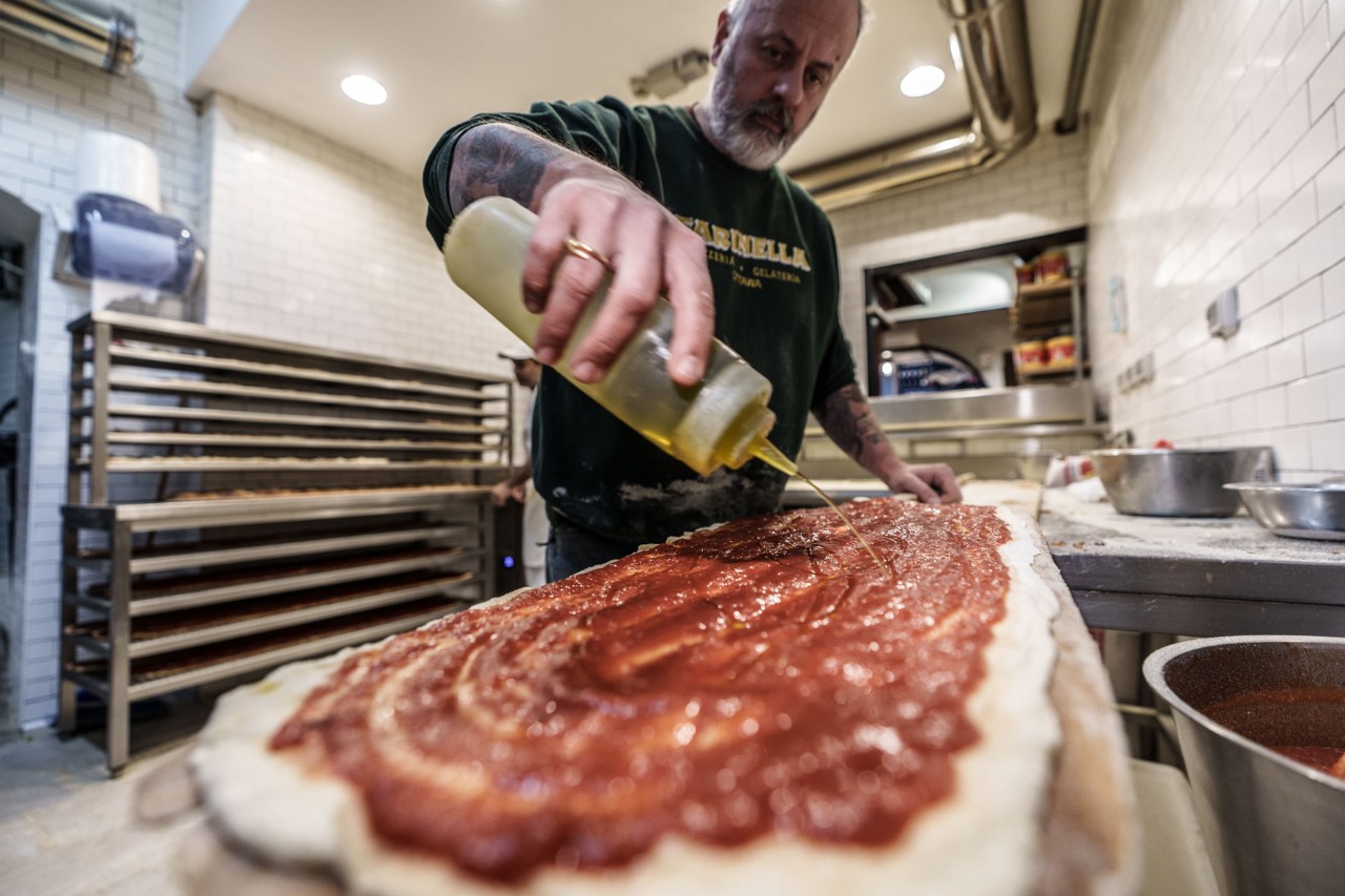 Roscioli a Masterchef incanta con la sua pizza alla pala. Vi ...